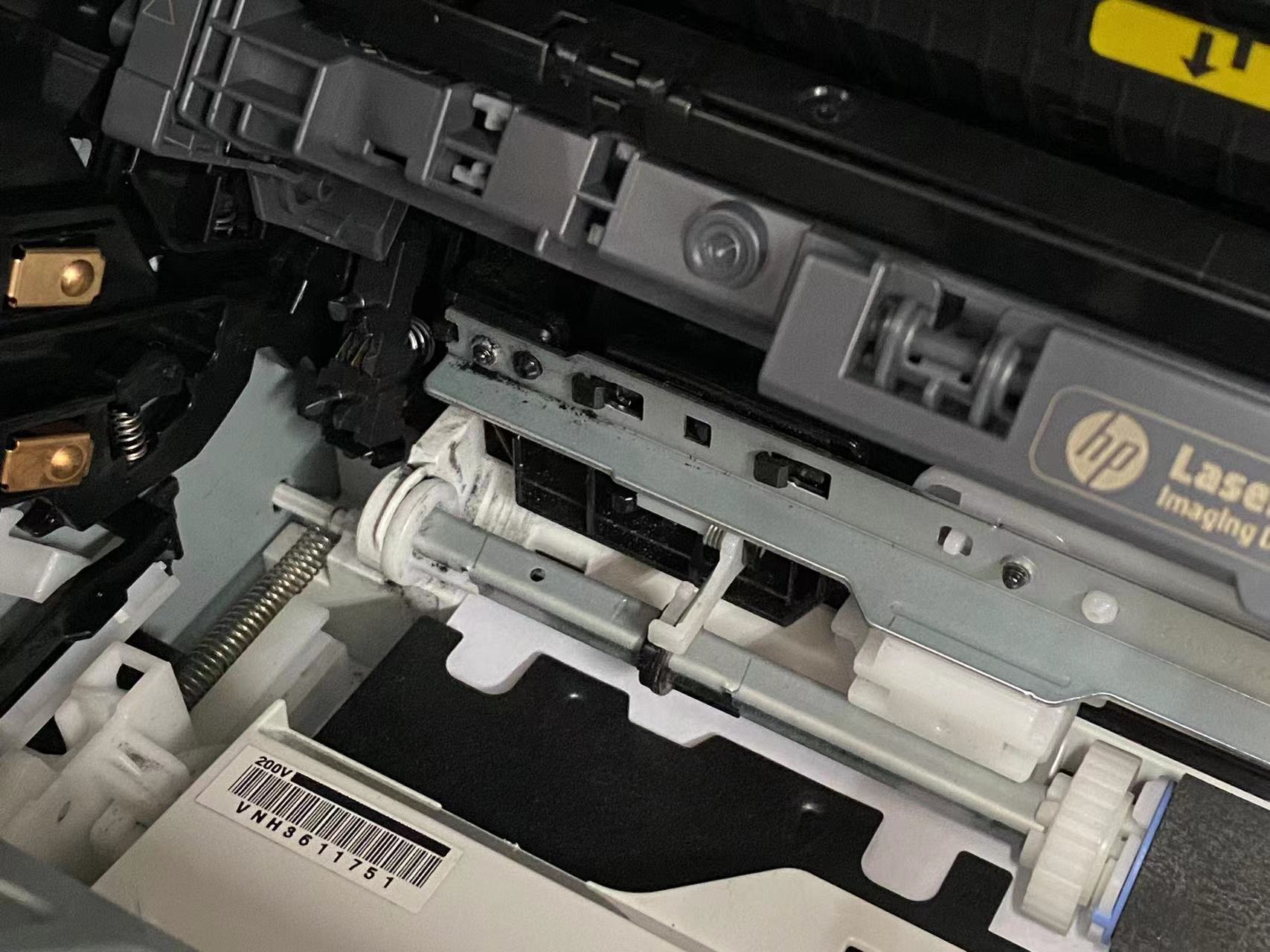 LaserJet Pro MFP M227fdn打印时一侧出现黑色墨条 - 惠普支持社区 - 1220439