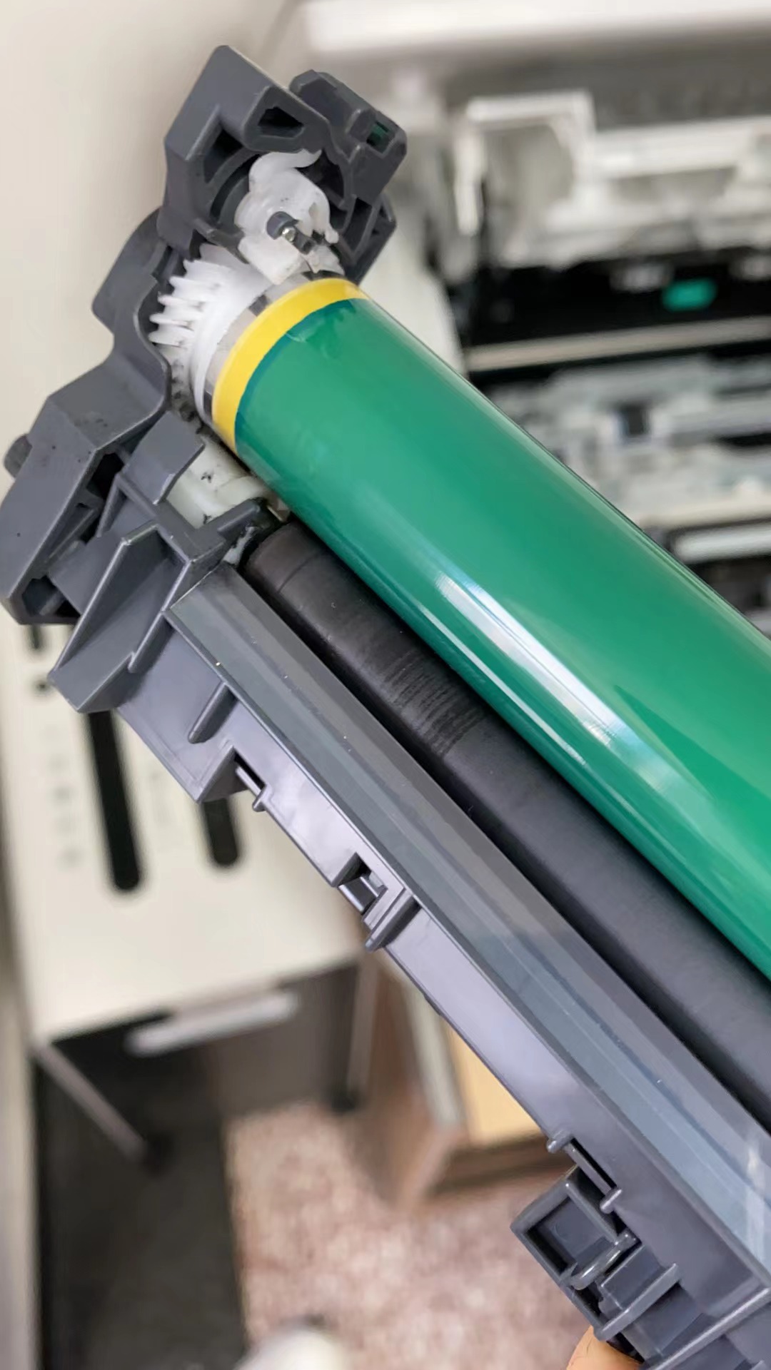 LaserJet Pro MFP M227fdn打印时一侧出现黑色墨条 - 惠普支持社区 - 1220439